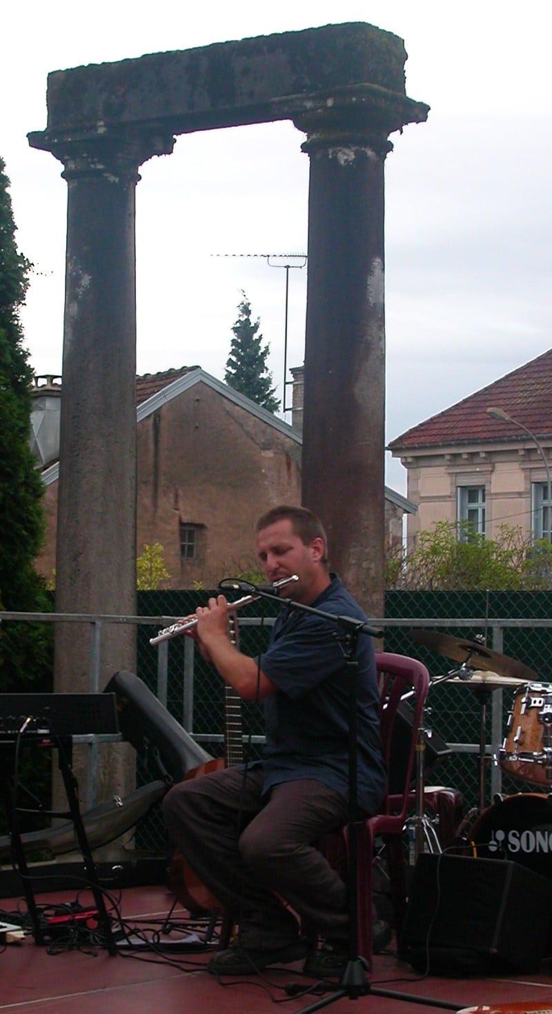 Jazz manouche à Noidans lès Vesoul - Jan Vaclav Vanek & Laurent Dujin ...